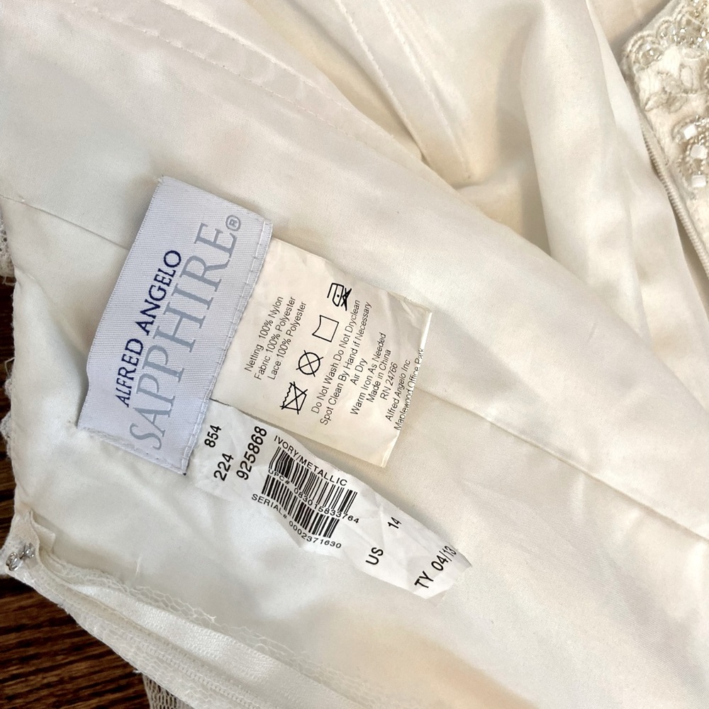 Alfred Angelo Ivory Lace Wedding Dress Size 14 - Gem